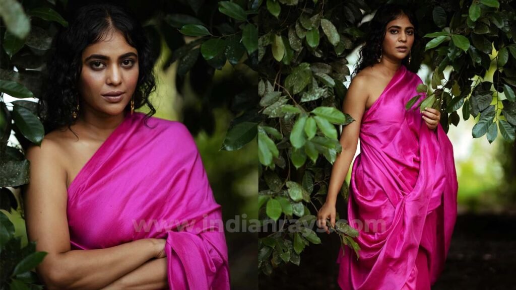 Malayalam Actress Srinda New Photoshoot - Indianrays.com